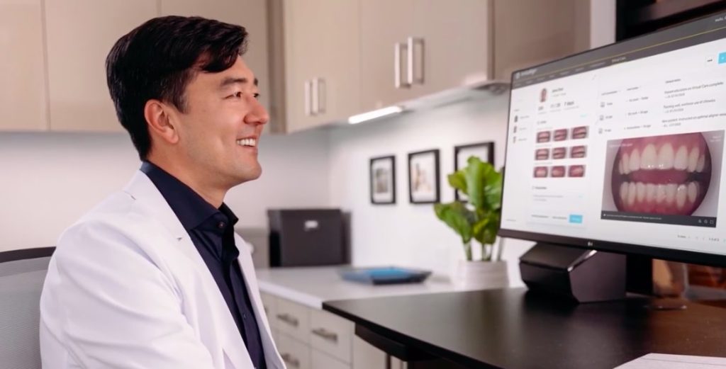 Tu sonrisa en la palma de tu mano: Así funciona Invisalign Virtual Care ...